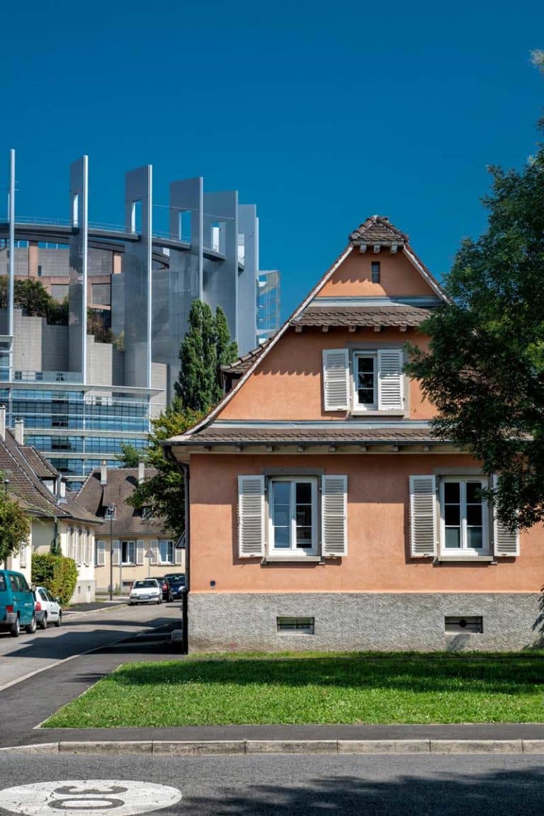 La cité Ungemach, un petit village au pied du Parlement européen ...