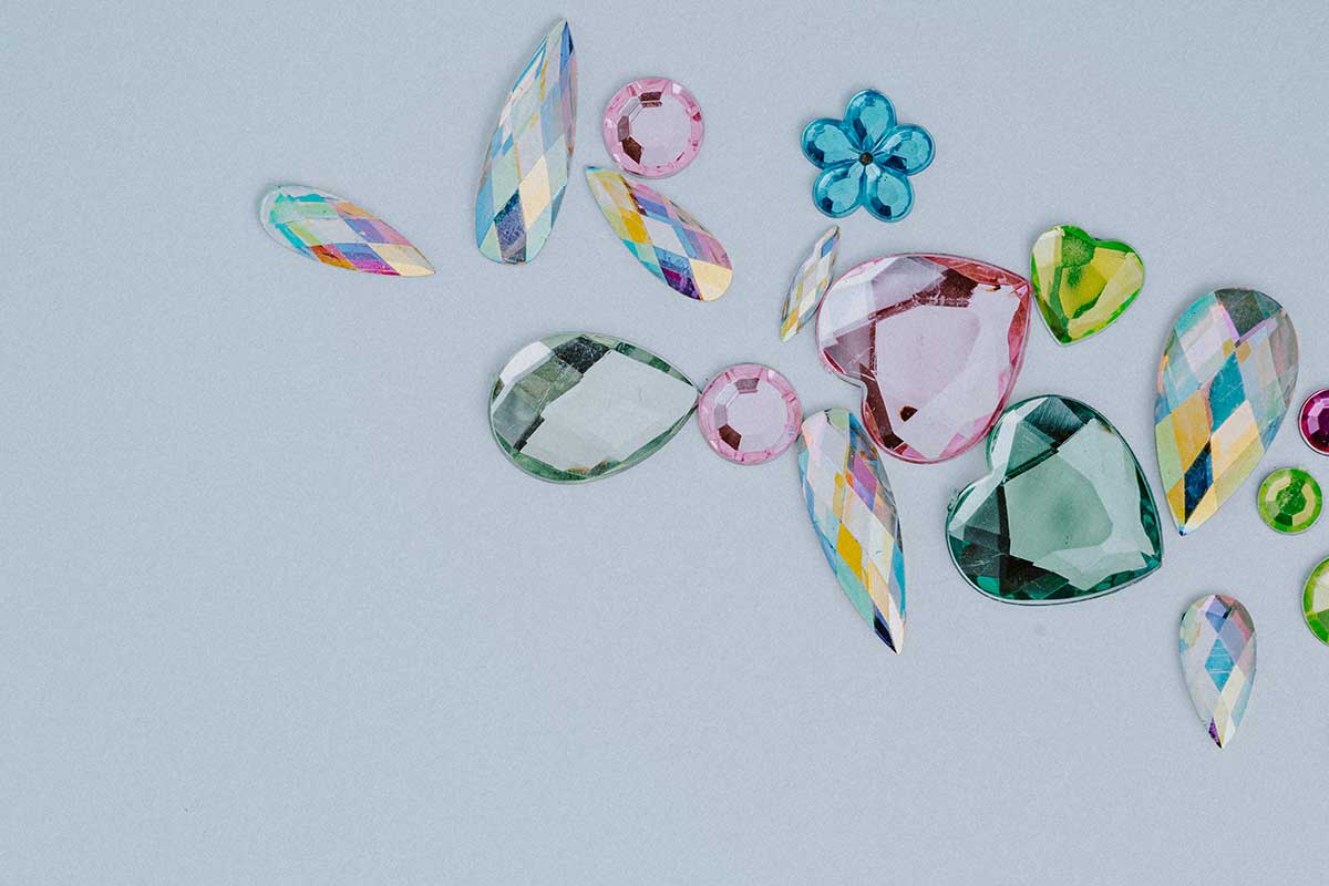 Le strass, cette fausse pierre précieuse made in Strasbourg - Enjoy ...